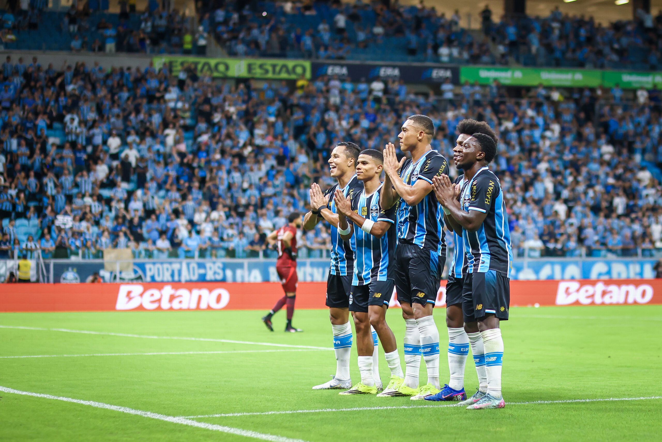 Jogador do Grêmio revela em qual seleção quer jogar a Copa do Mundo
