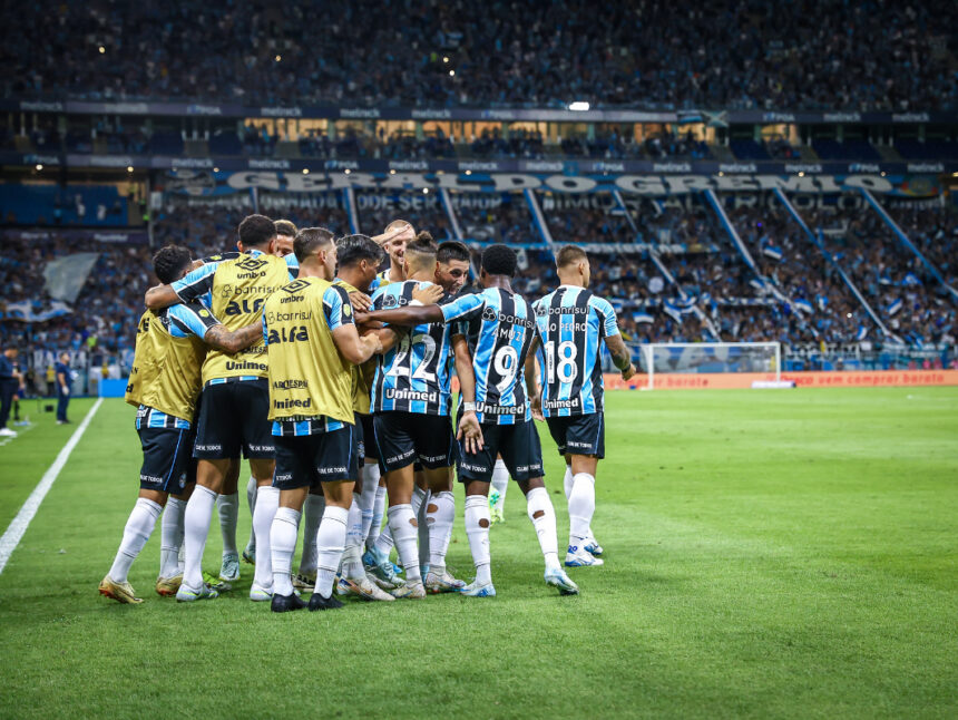 Atacante do Grêmio é convocado para as Eliminatórias da Copa